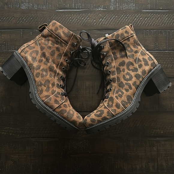 Vince Camuto | Shoes | Vince Camuto Gaviana Leather Leopard Lace Up ...